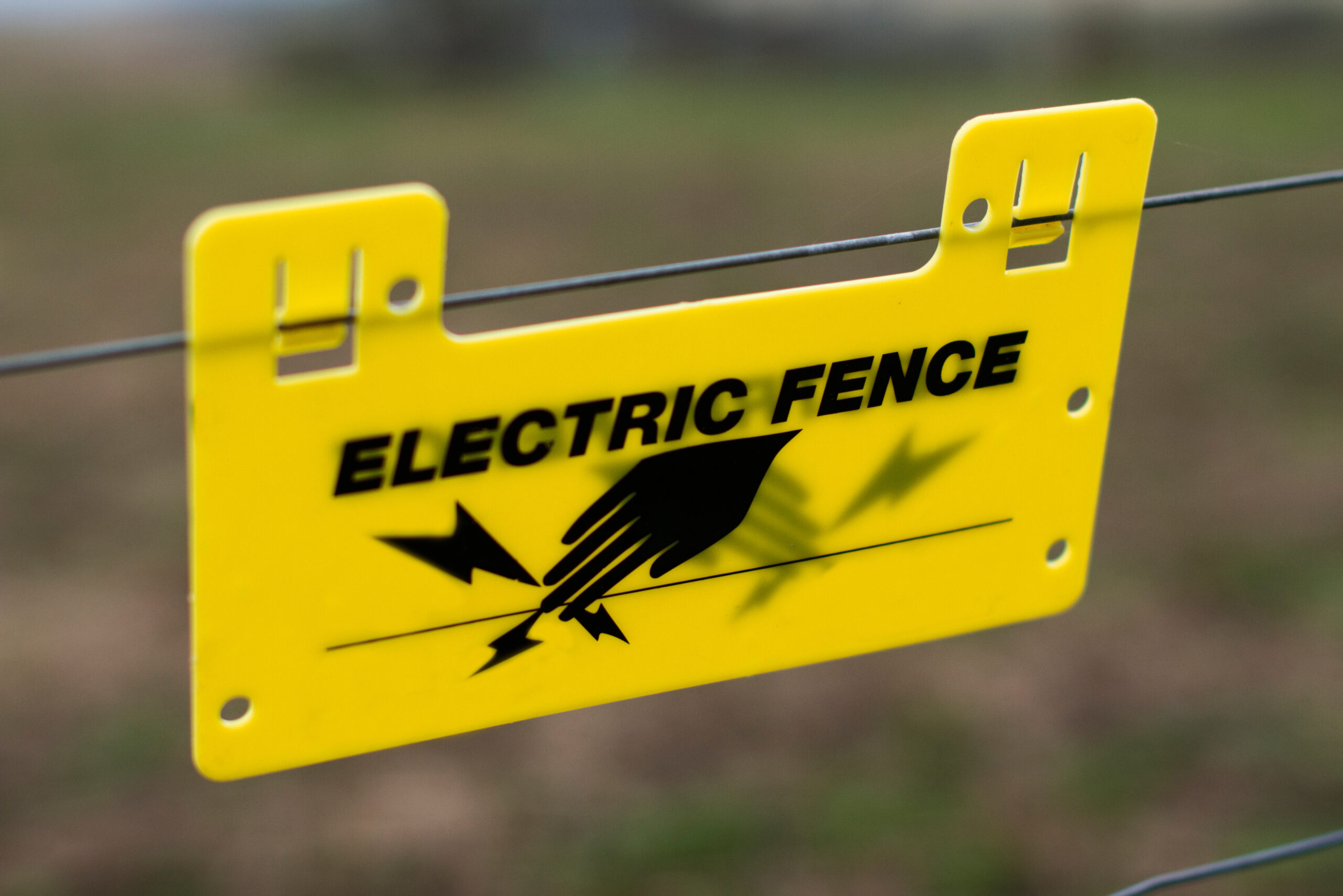 Portable Electric Fence for the Farm - Grit